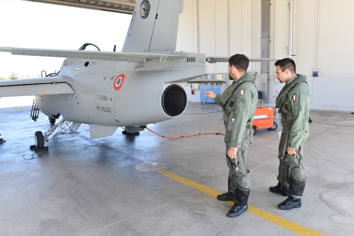 Primi voli sul nuovo T-345A per gli allievi piloti in formazione al 61 ...